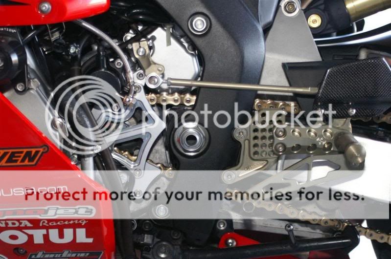 Installing Gilles Rear Sets** Need a PIC! | Honda CBR 1000RR Forums